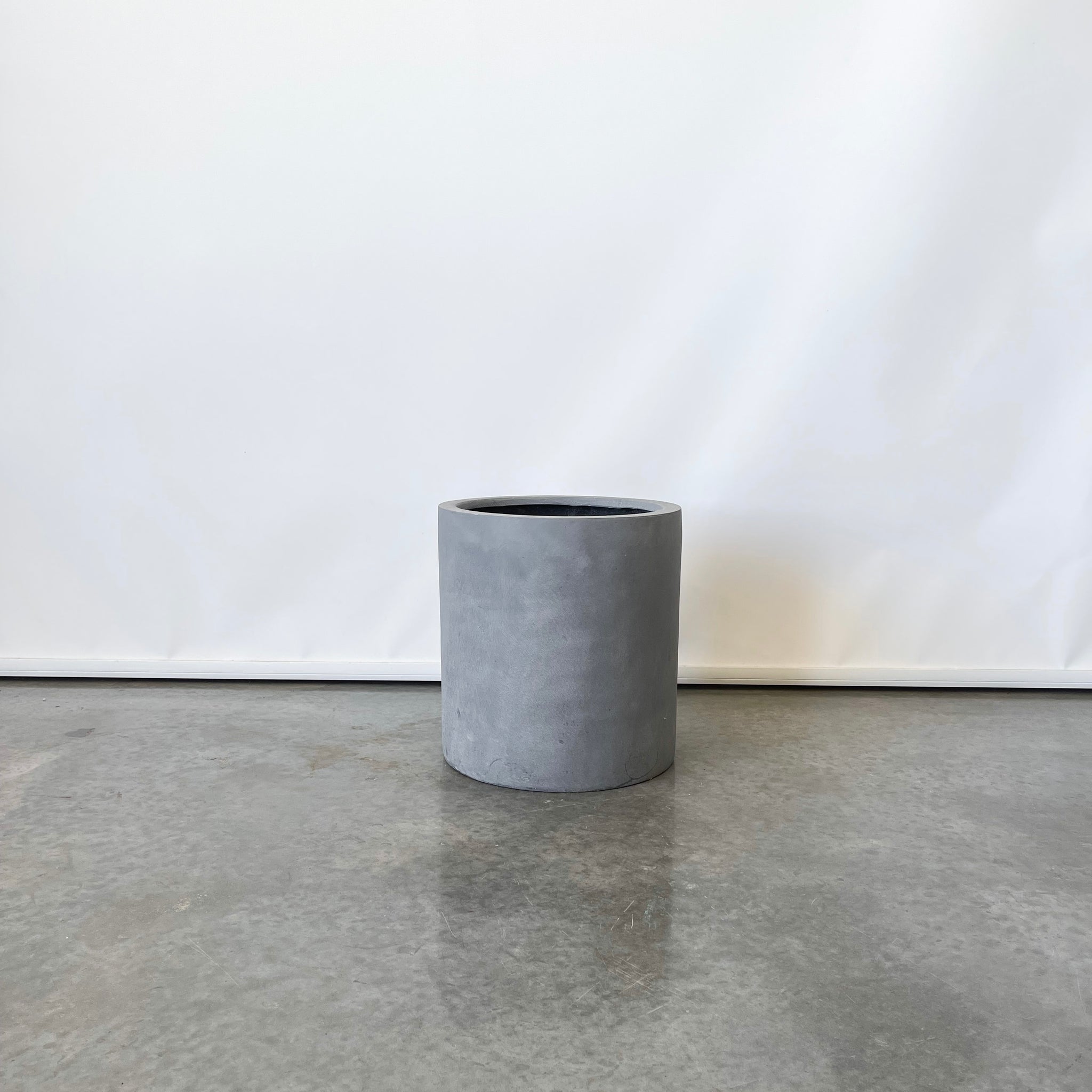 Elevate Plants with Stylish Cylinder Pots at Casana Studio!